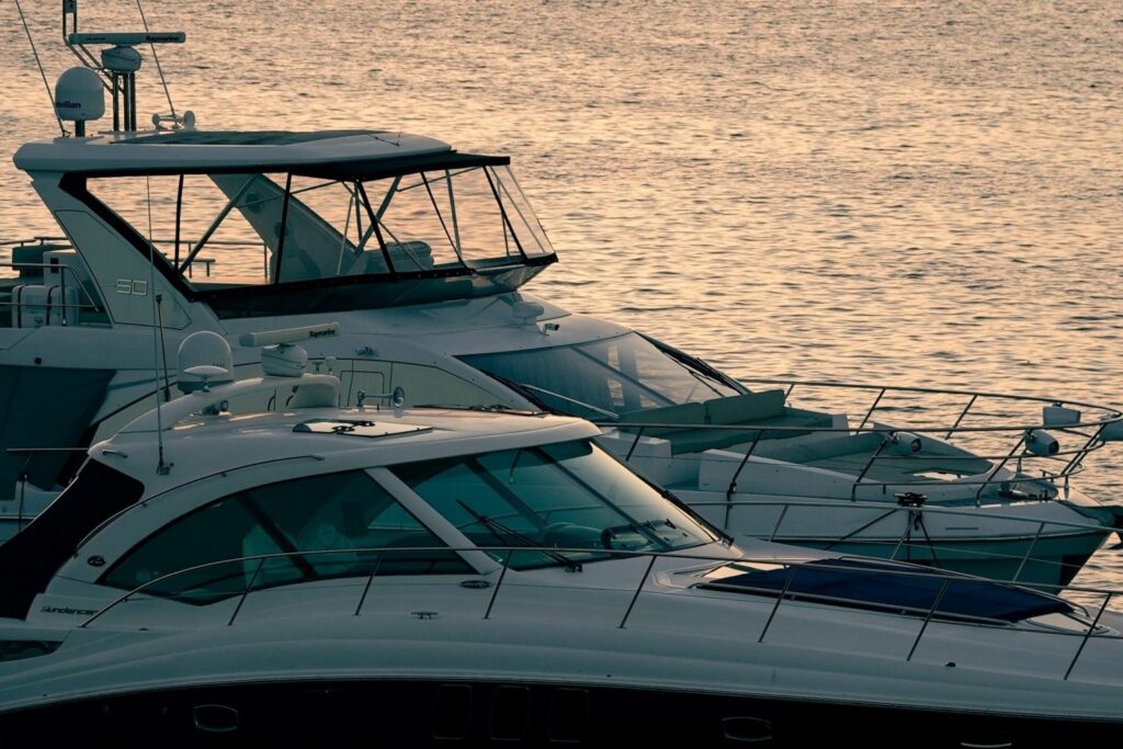 [Seoul] Yacht Tour (Golden Blue Marina) - lead your trip